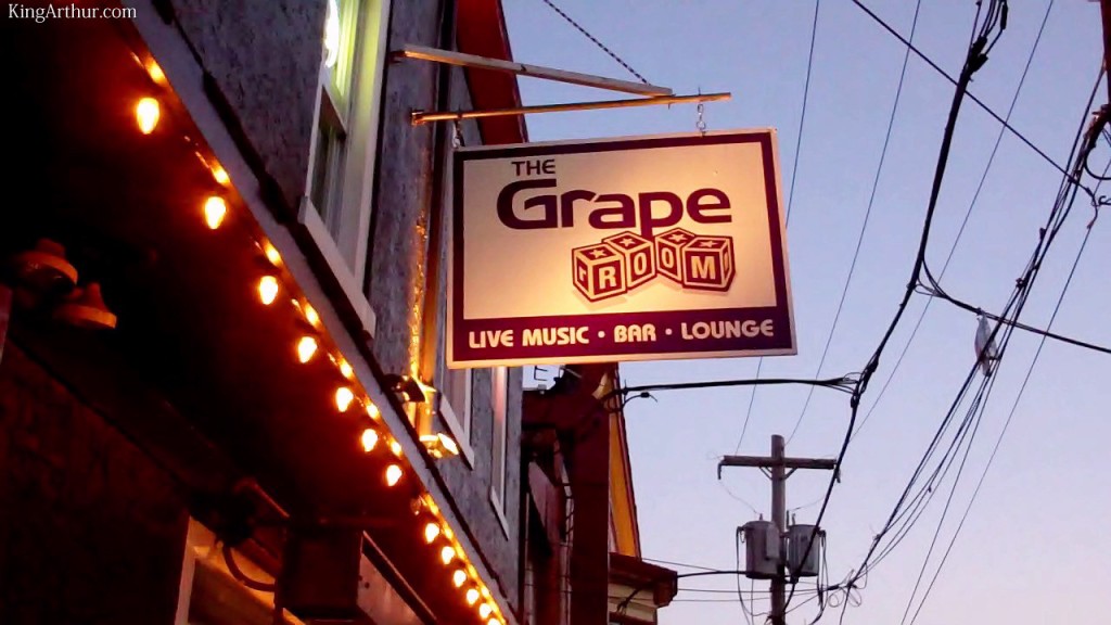 The-Grape-Street-Pub-Room (1) – PhilaNet.com